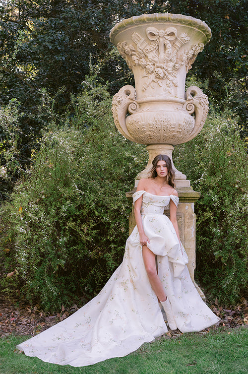 Spring 2024 Bridal Lookbook – Monique Lhuillier